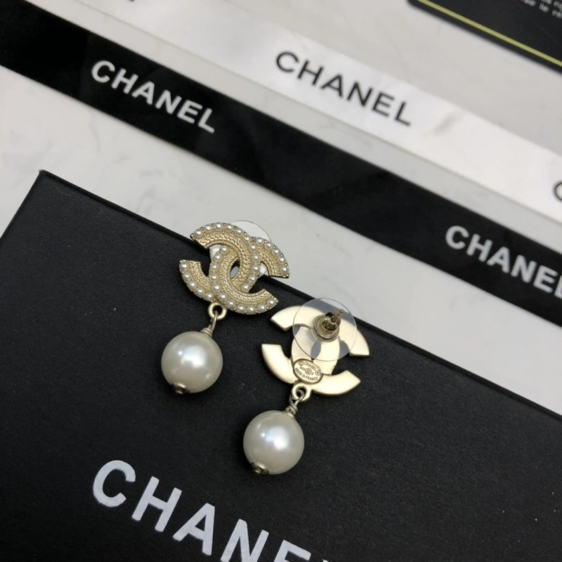 Top match Chanel Earrings