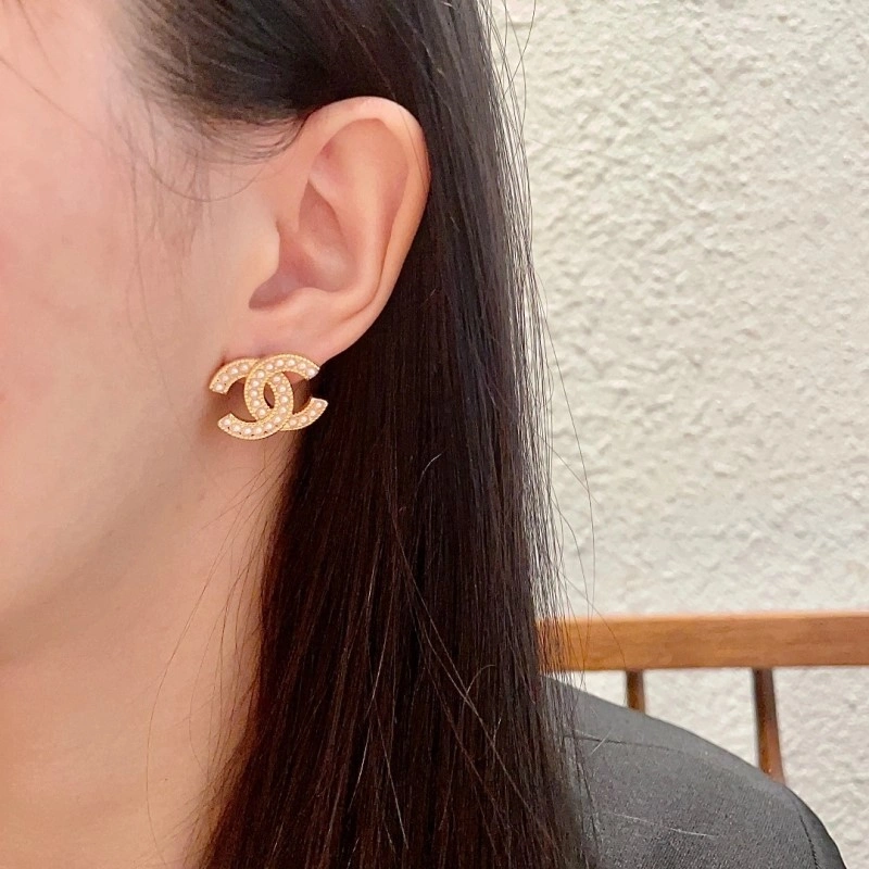 Top mirror Chanel Earrings