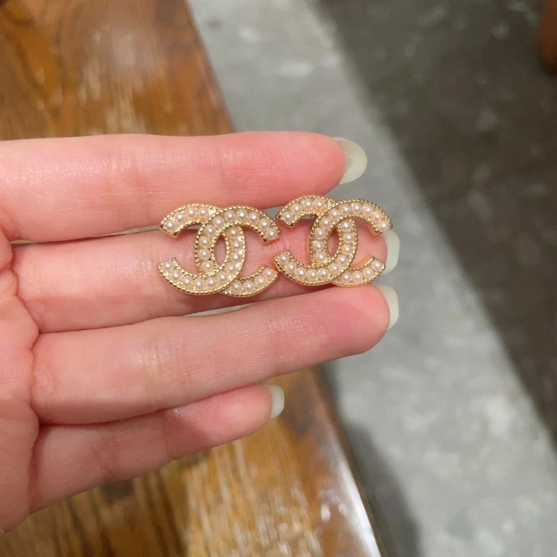Top mirror Chanel Earrings