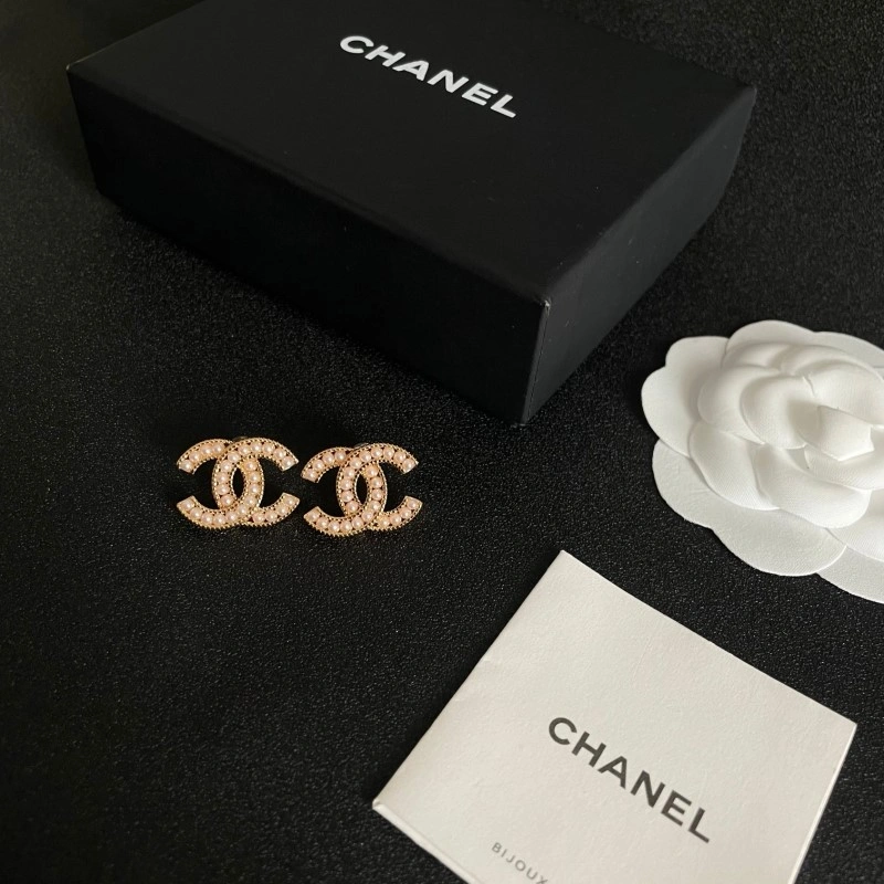 Top mirror Chanel Earrings