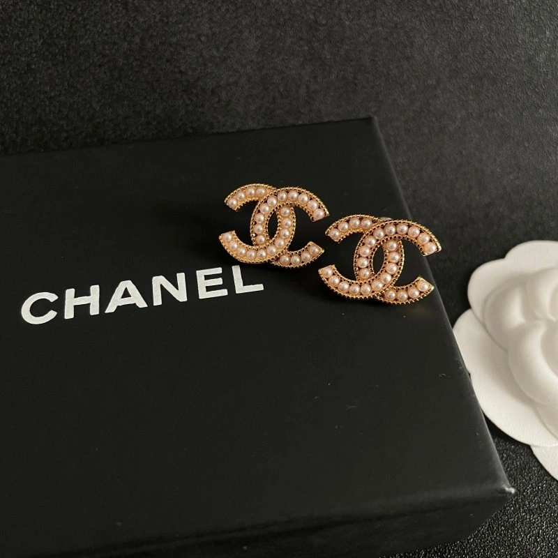 Top mirror Chanel Earrings