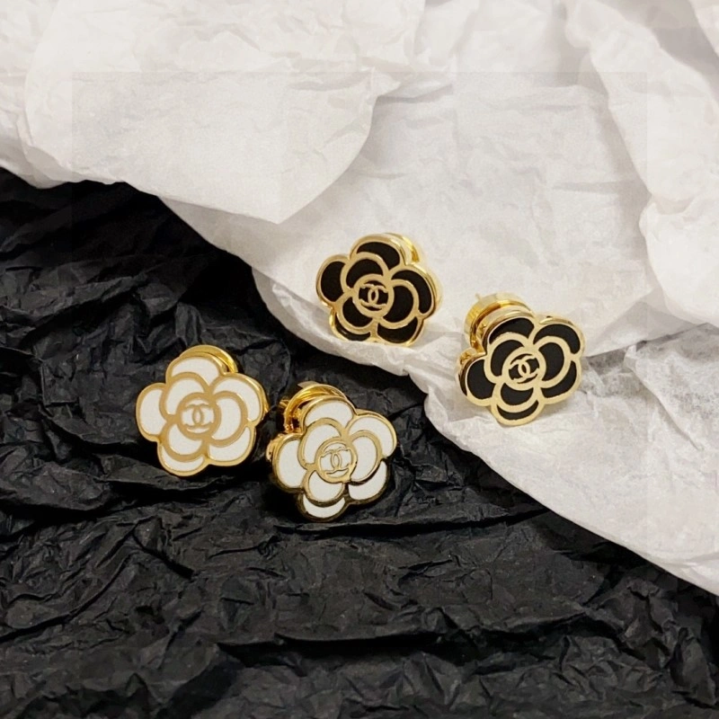 Top match Chanel Earrings