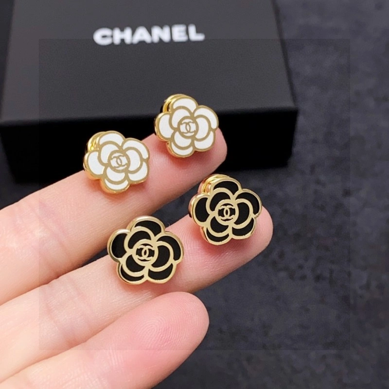 Top match Chanel Earrings