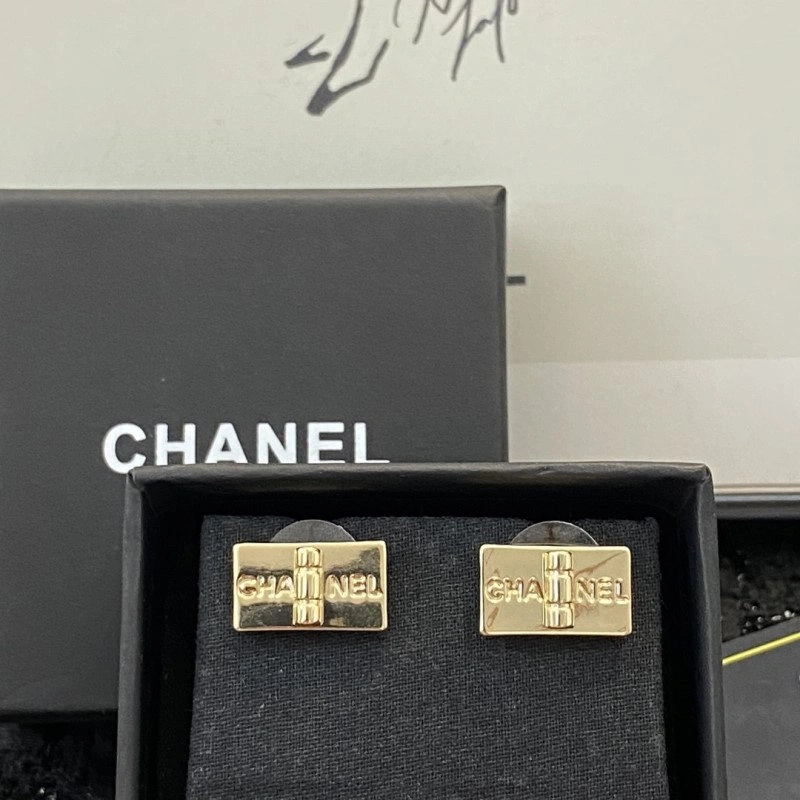 Top match Chanel Earrings