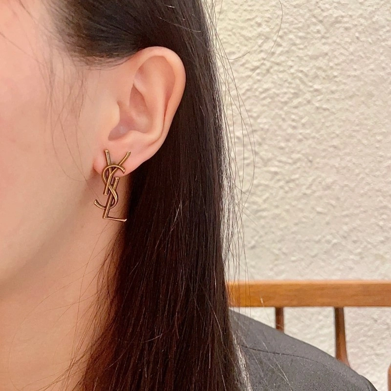 High fidelity Chanel Earrings