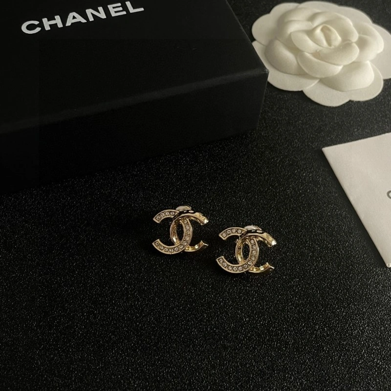 Top match Chanel Earrings