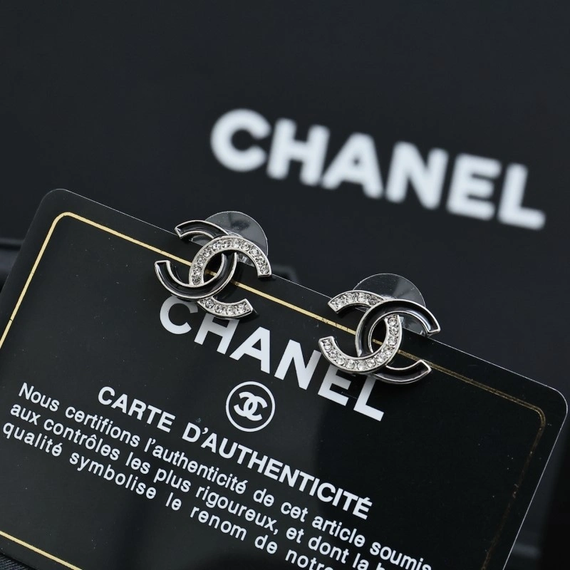 Top match Chanel Earrings