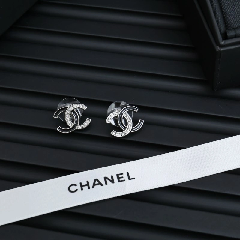 Top match Chanel Earrings
