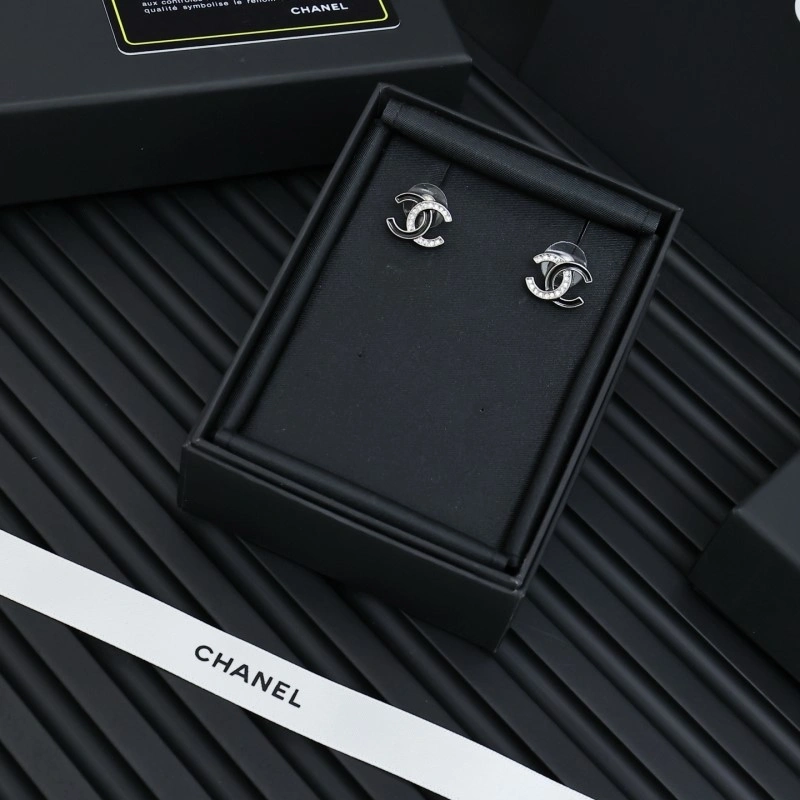 Top match Chanel Earrings