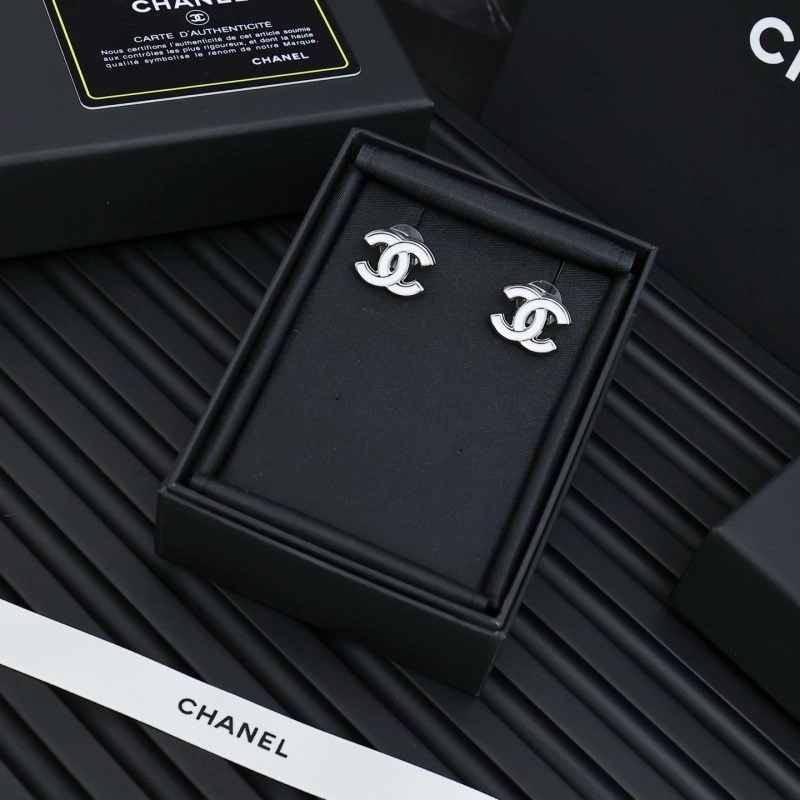 Top match Chanel Earrings
