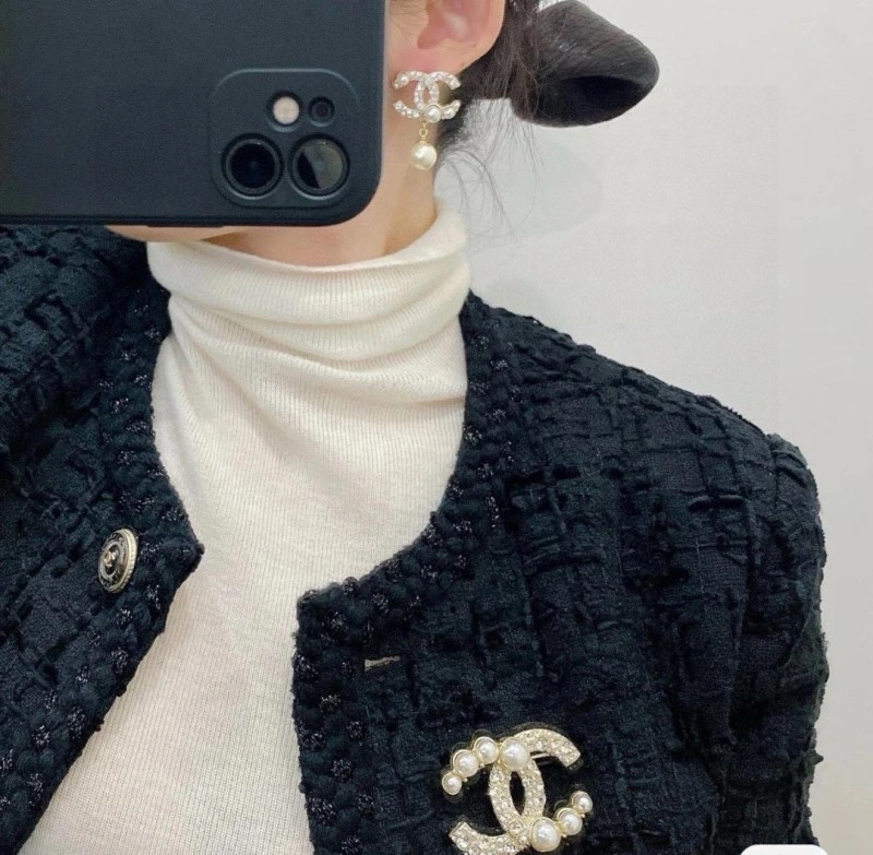 High accuracy Chanel Earrings