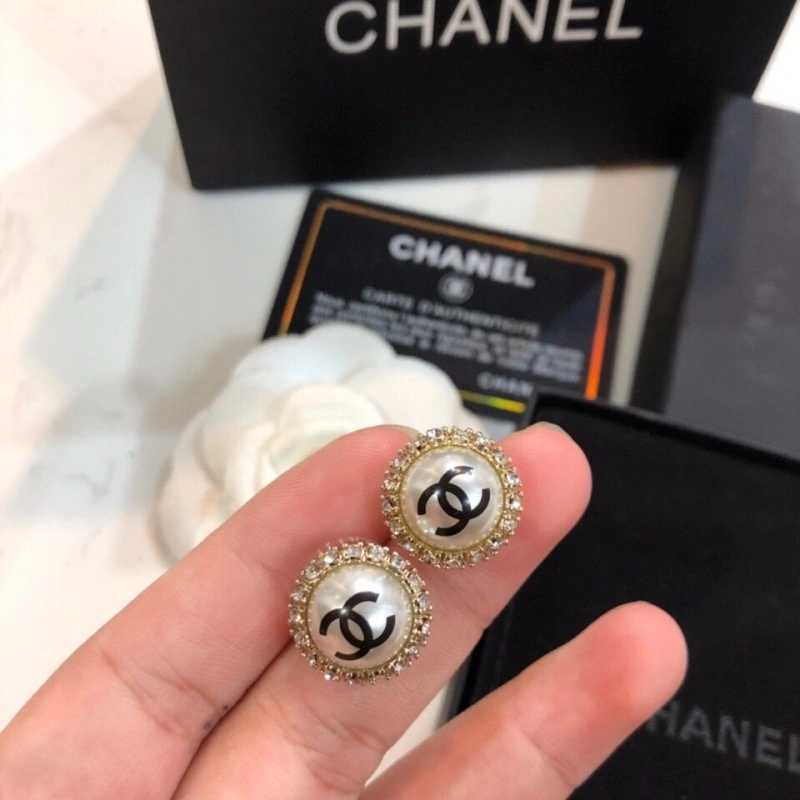 Top mirror Chanel Earrings