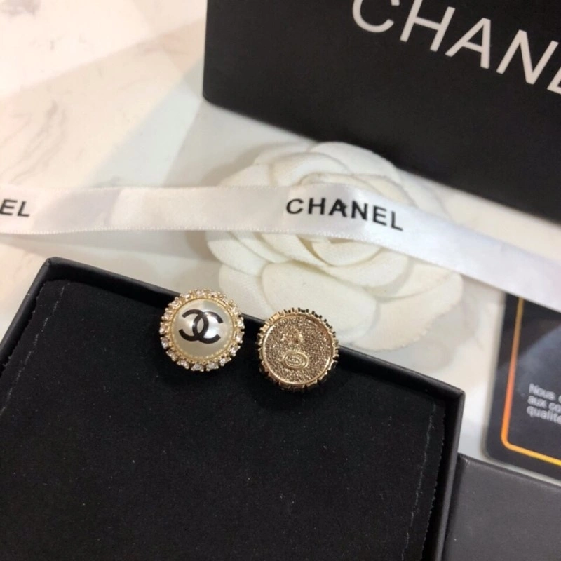 Top mirror Chanel Earrings