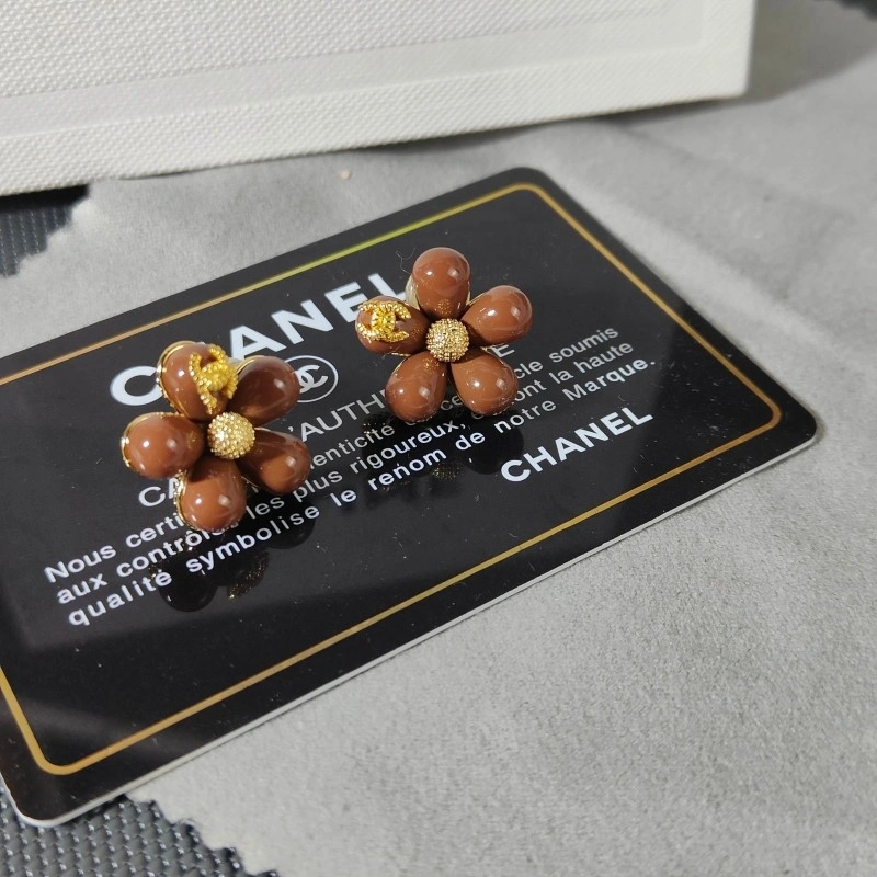 Top mirror Chanel Earrings