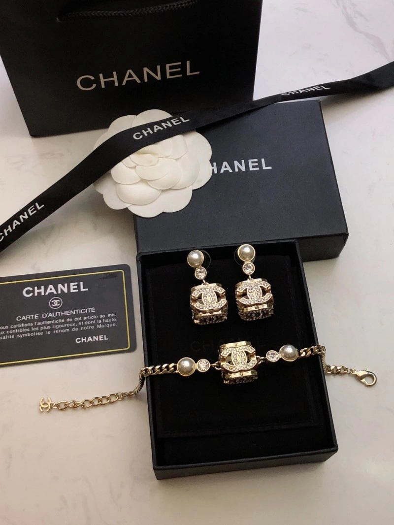Low-cost Chanel Earrings