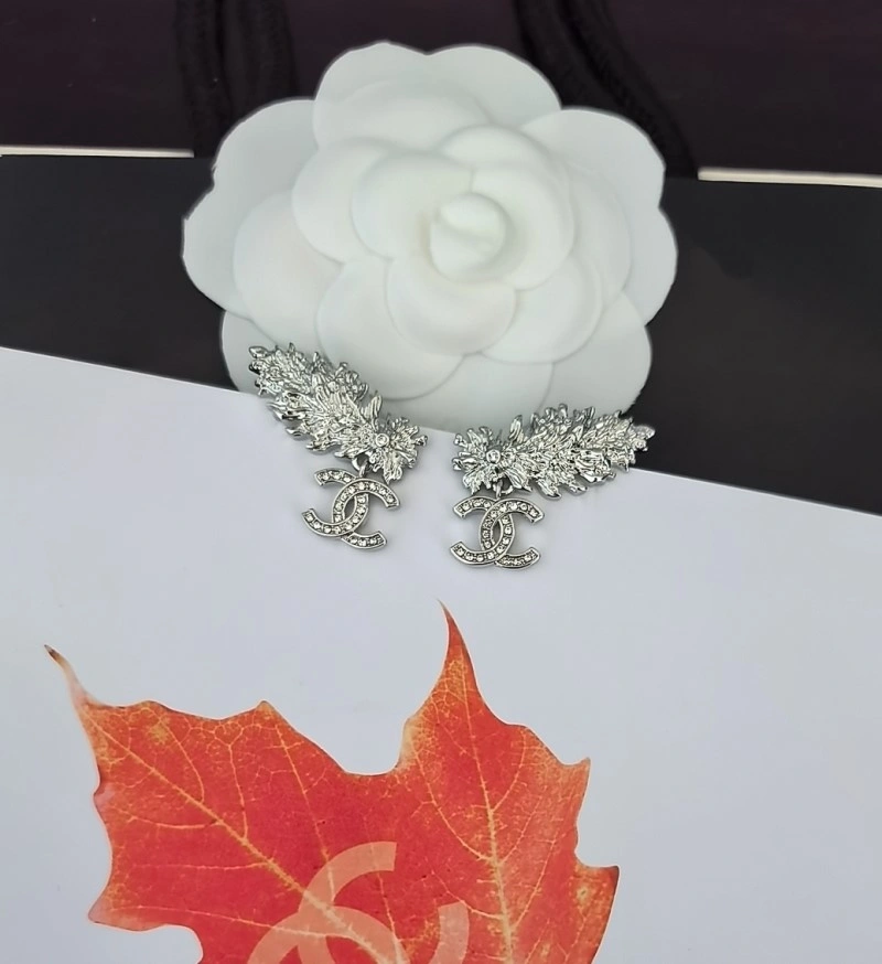 Top mirror Chanel Earrings