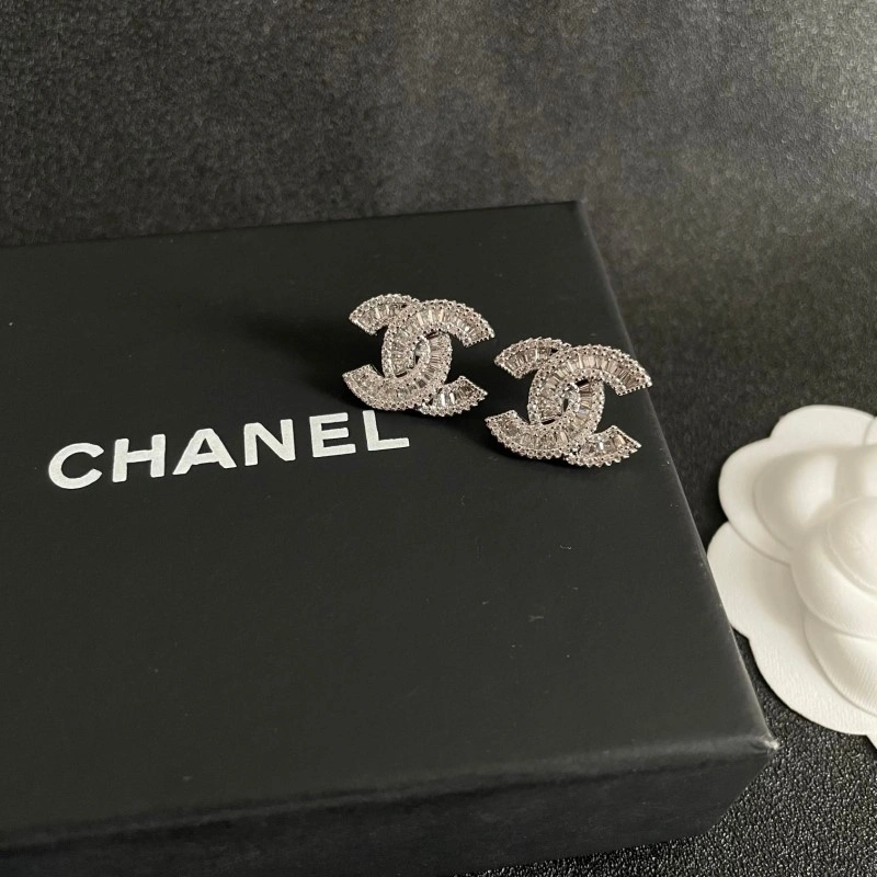 Top match Chanel Earrings