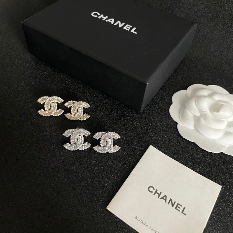 Top mirror Chanel Earrings