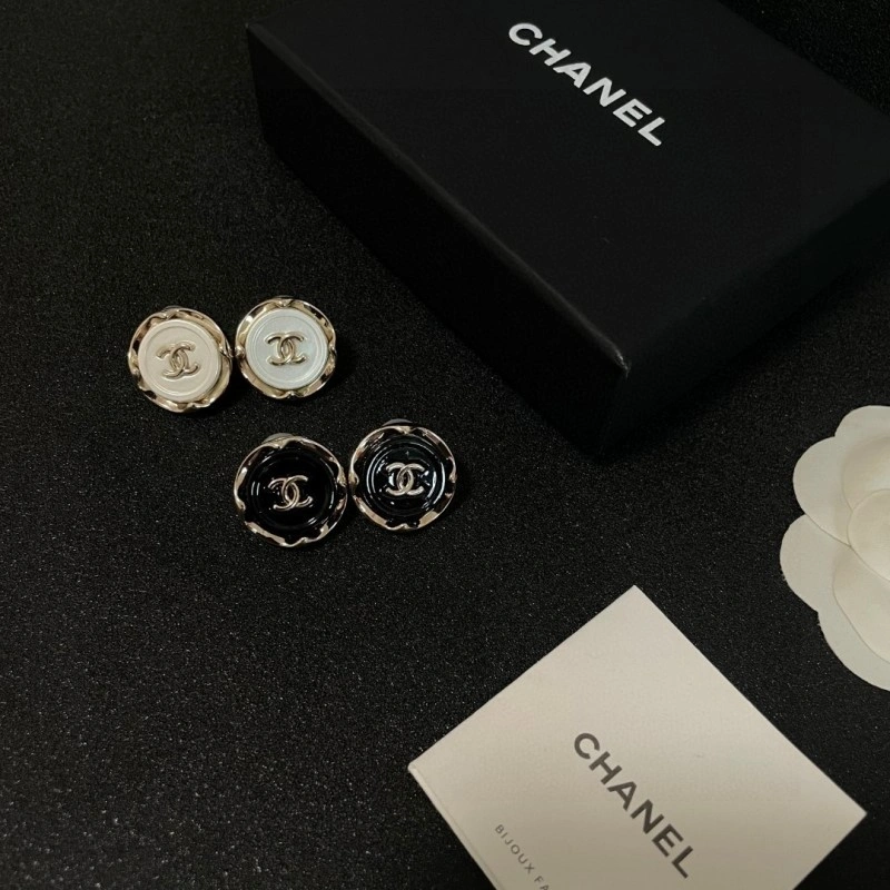 Top mirror Chanel Earrings