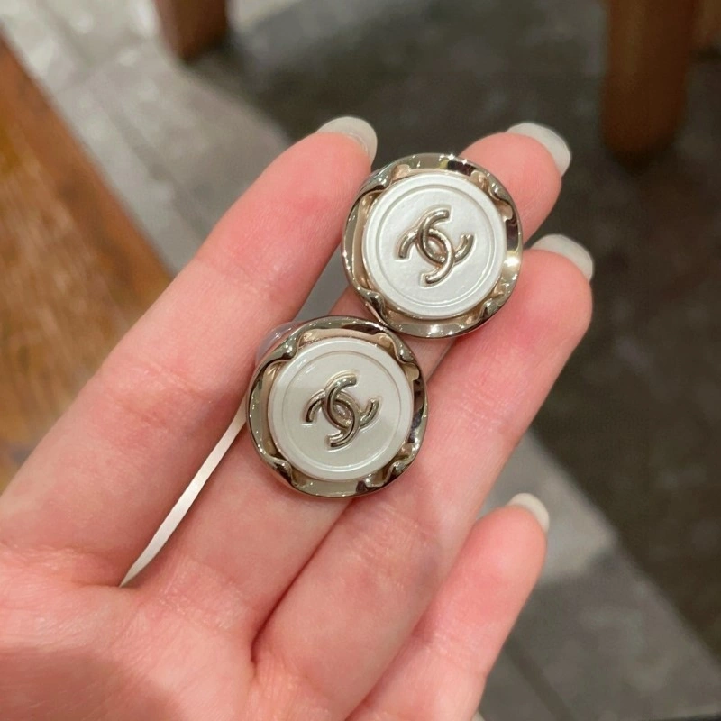Top mirror Chanel Earrings