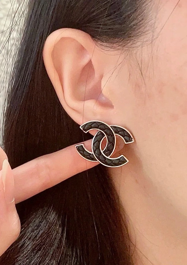 Accurate model Chanel Earrings