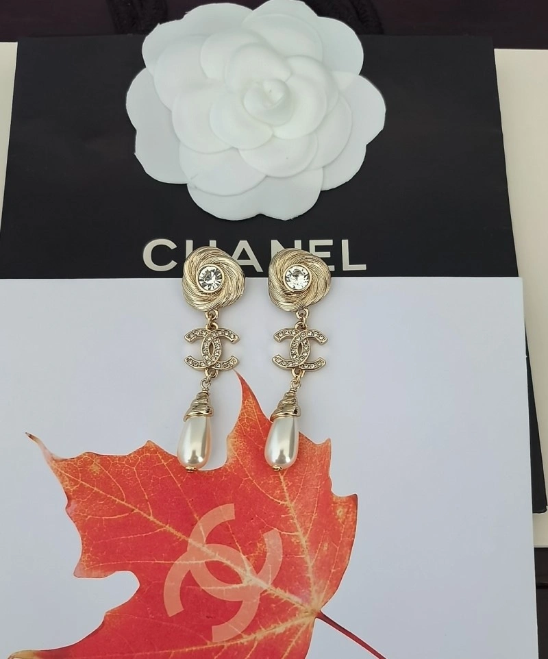 Top mirror Chanel Earrings