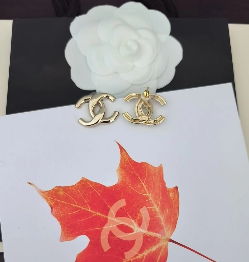 Top mirror Chanel Earrings