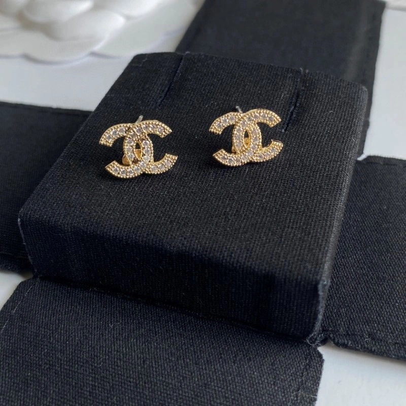 Top match Chanel Earrings