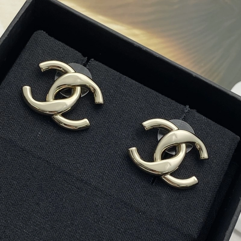 Top mirror Chanel Earrings