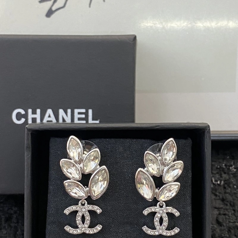 Top mirror Chanel Earrings