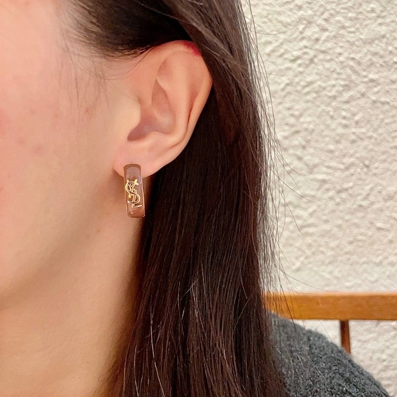 Top match Chanel Earrings