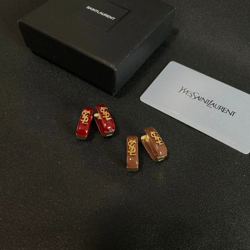 Top match Chanel Earrings