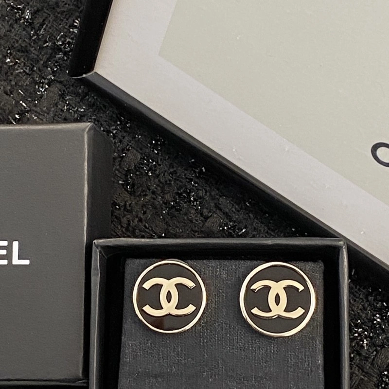 Top mirror Chanel Earrings