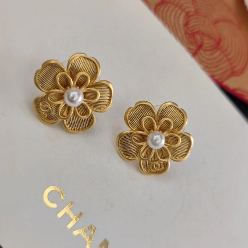 Top match Chanel Earrings
