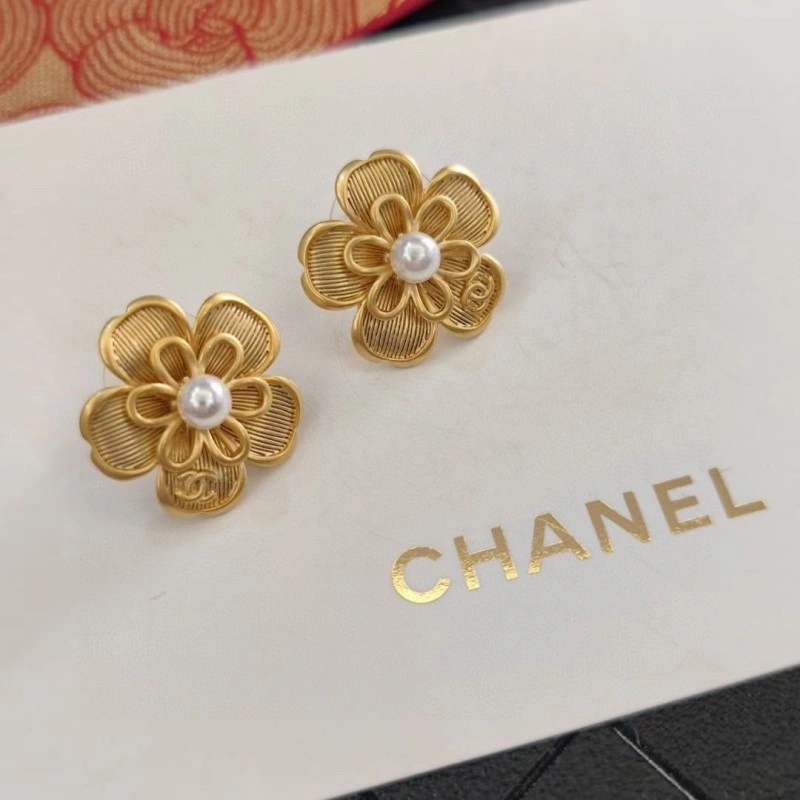 Top match Chanel Earrings