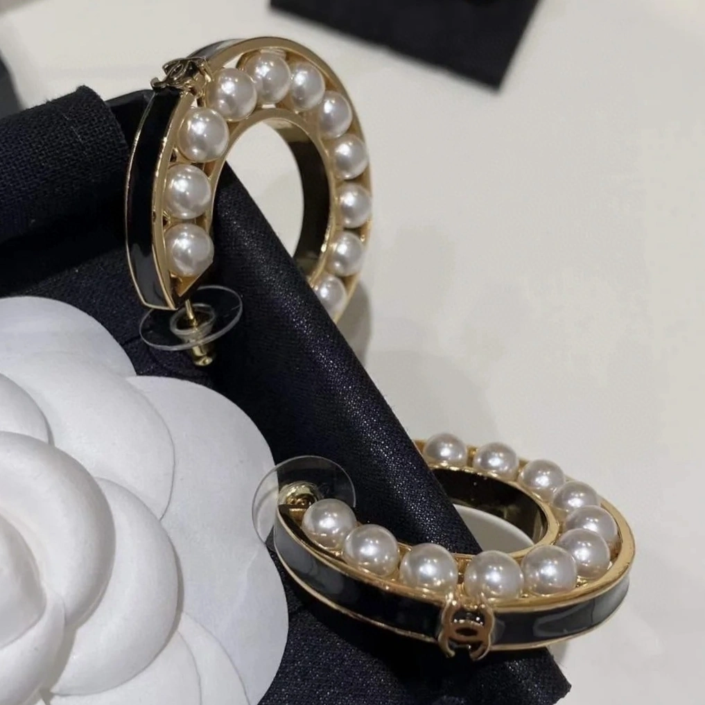 Top match Chanel Earrings