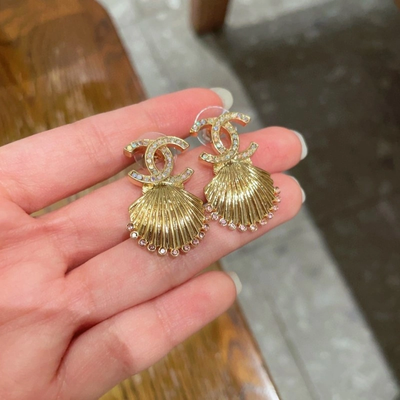 Top match Chanel Earrings