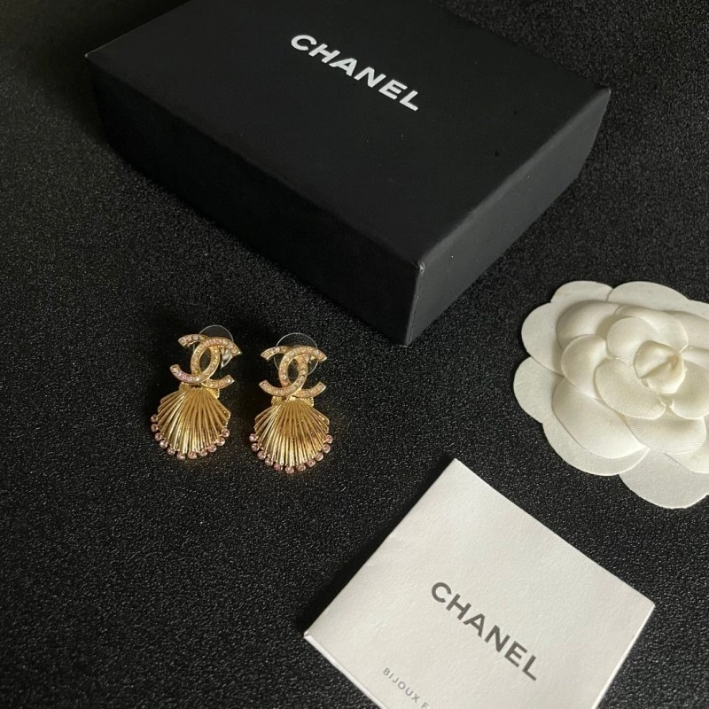 Top match Chanel Earrings