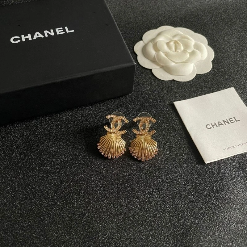 Top match Chanel Earrings
