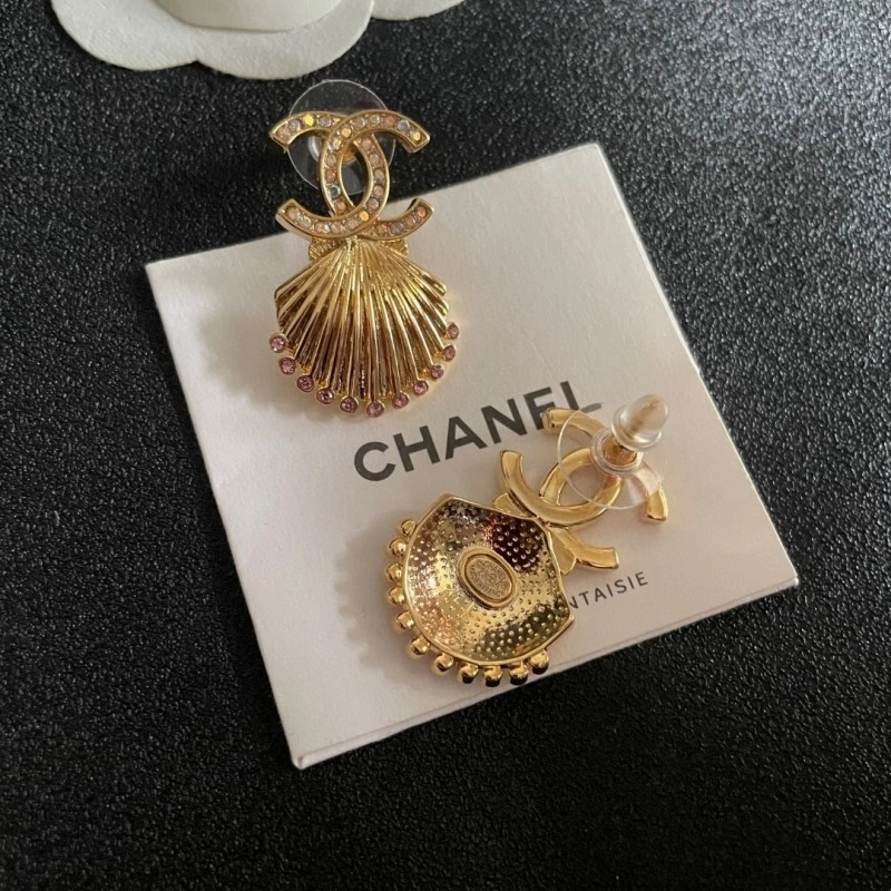 Top match Chanel Earrings
