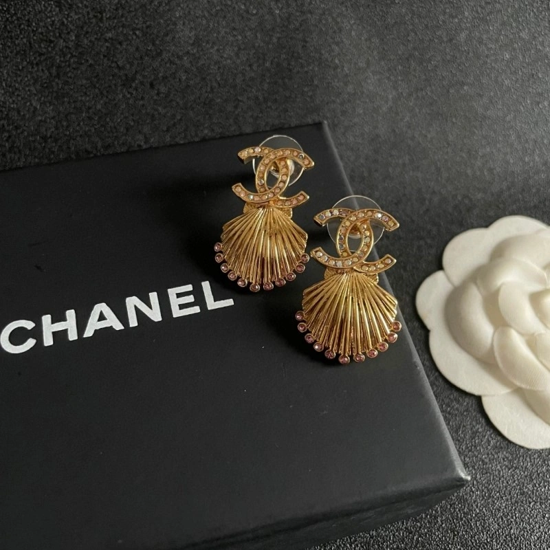 Top match Chanel Earrings