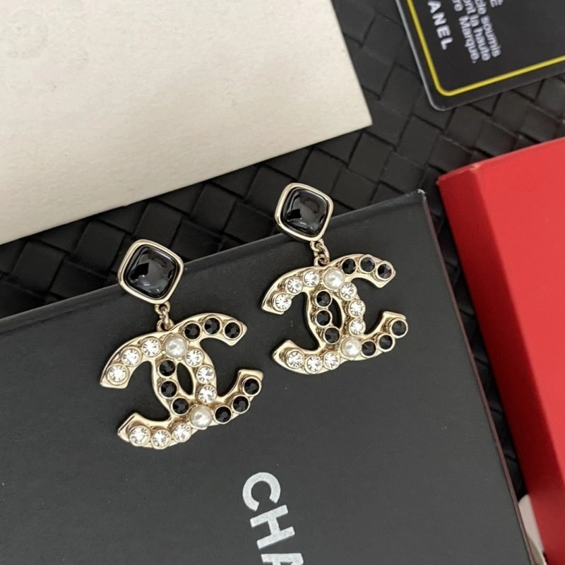 Top match Chanel Earrings