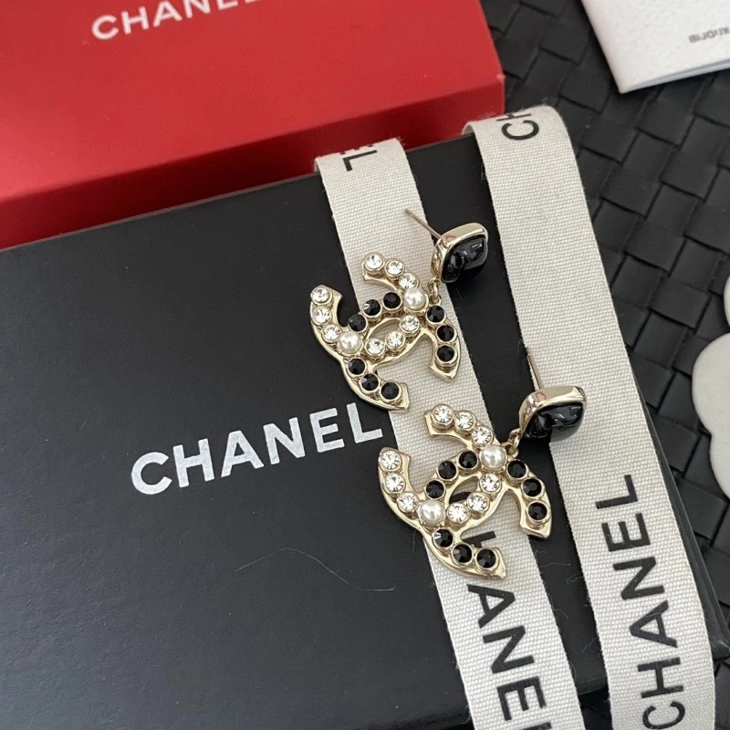 Top match Chanel Earrings