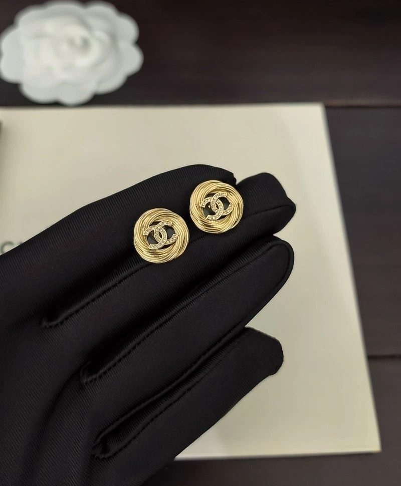 Top match Chanel Earrings