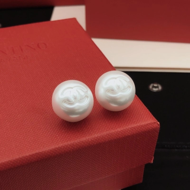 Top mirror Chanel Earrings