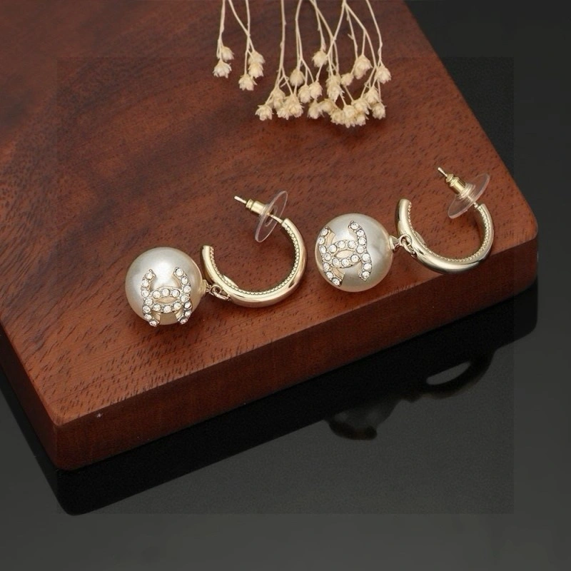 Top mirror Chanel Earrings