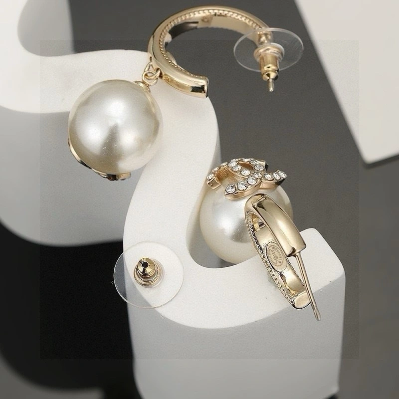 Top mirror Chanel Earrings