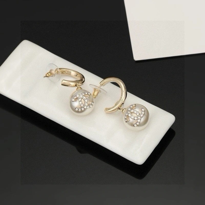 Top mirror Chanel Earrings