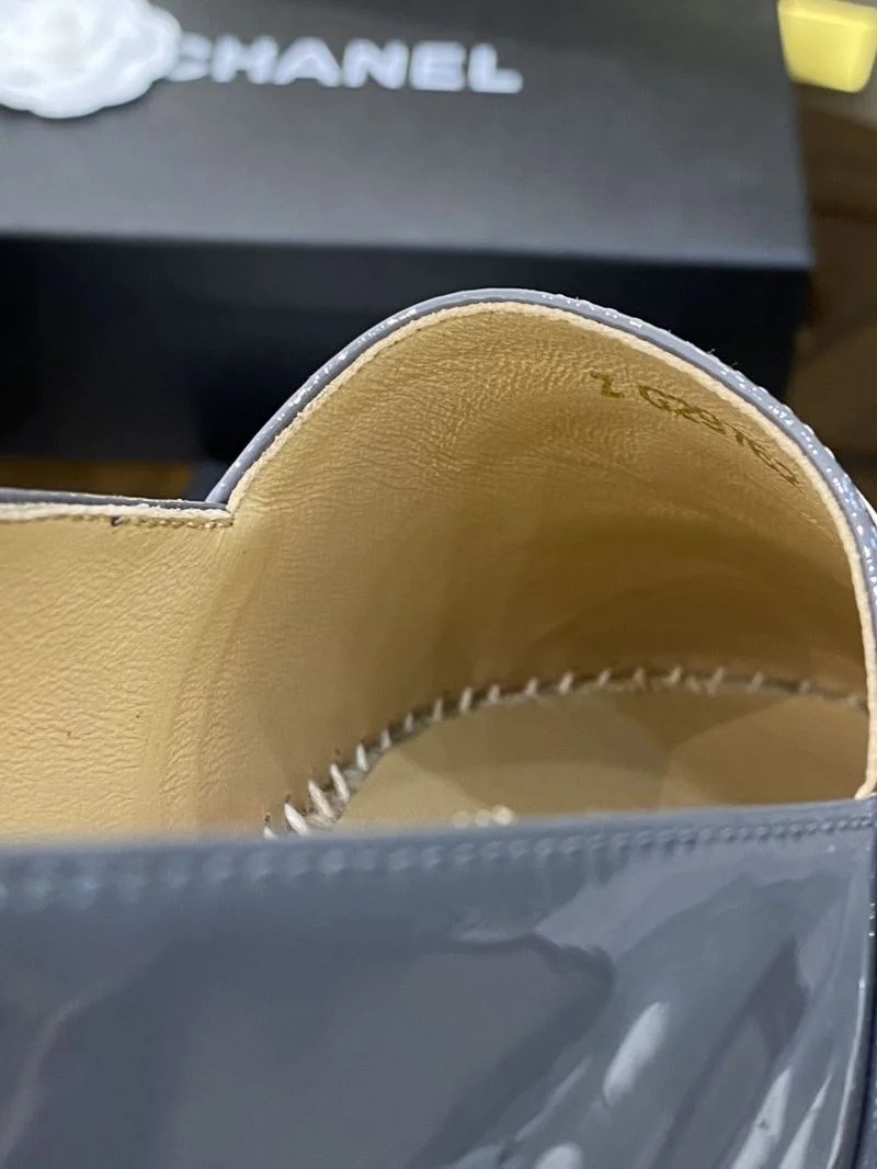 Top mirror Chanel Fishermans Shoes