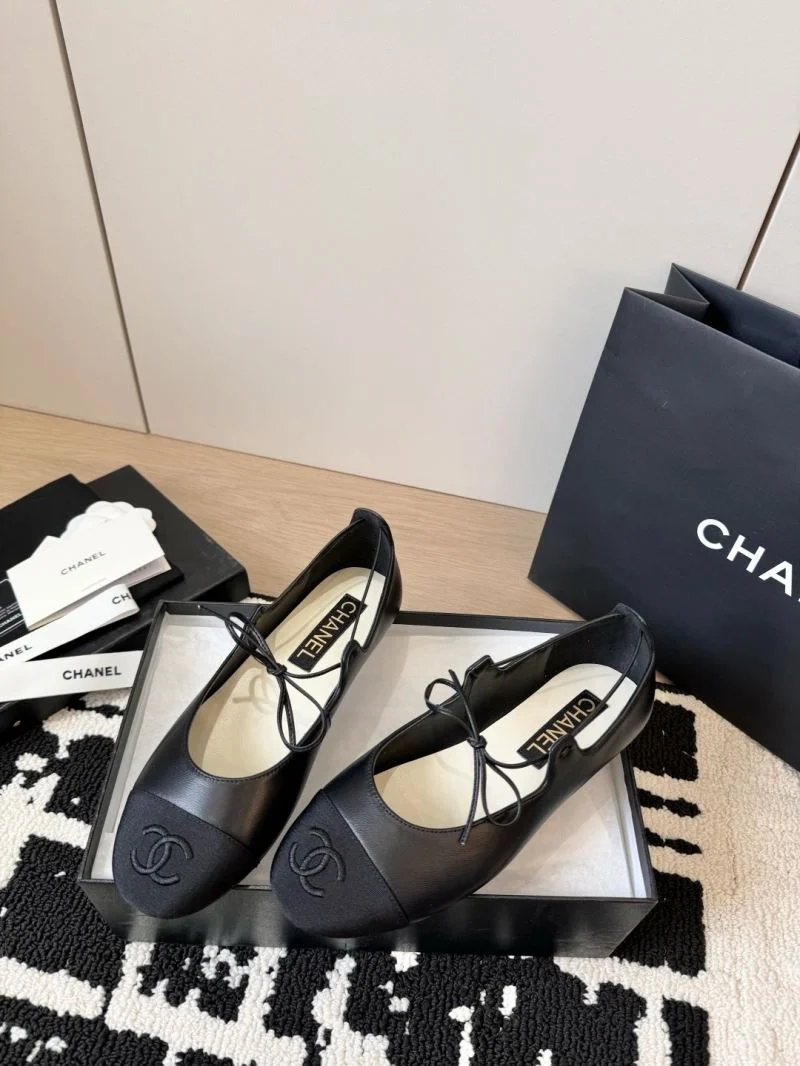 Top match Chanel Flat Shoes